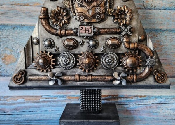 Wooden Steampunk Christmas tree - Unique Creations By Anita